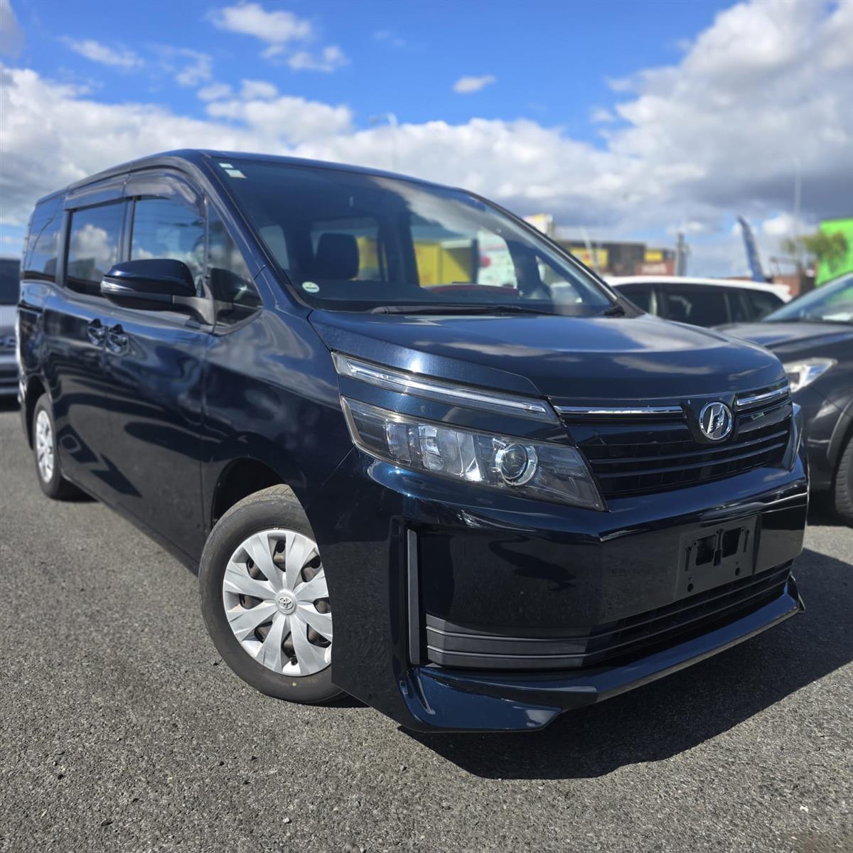 2014 Toyota Voxy Van Automatic for sale in Auckland New Zealand | Kiwi ...