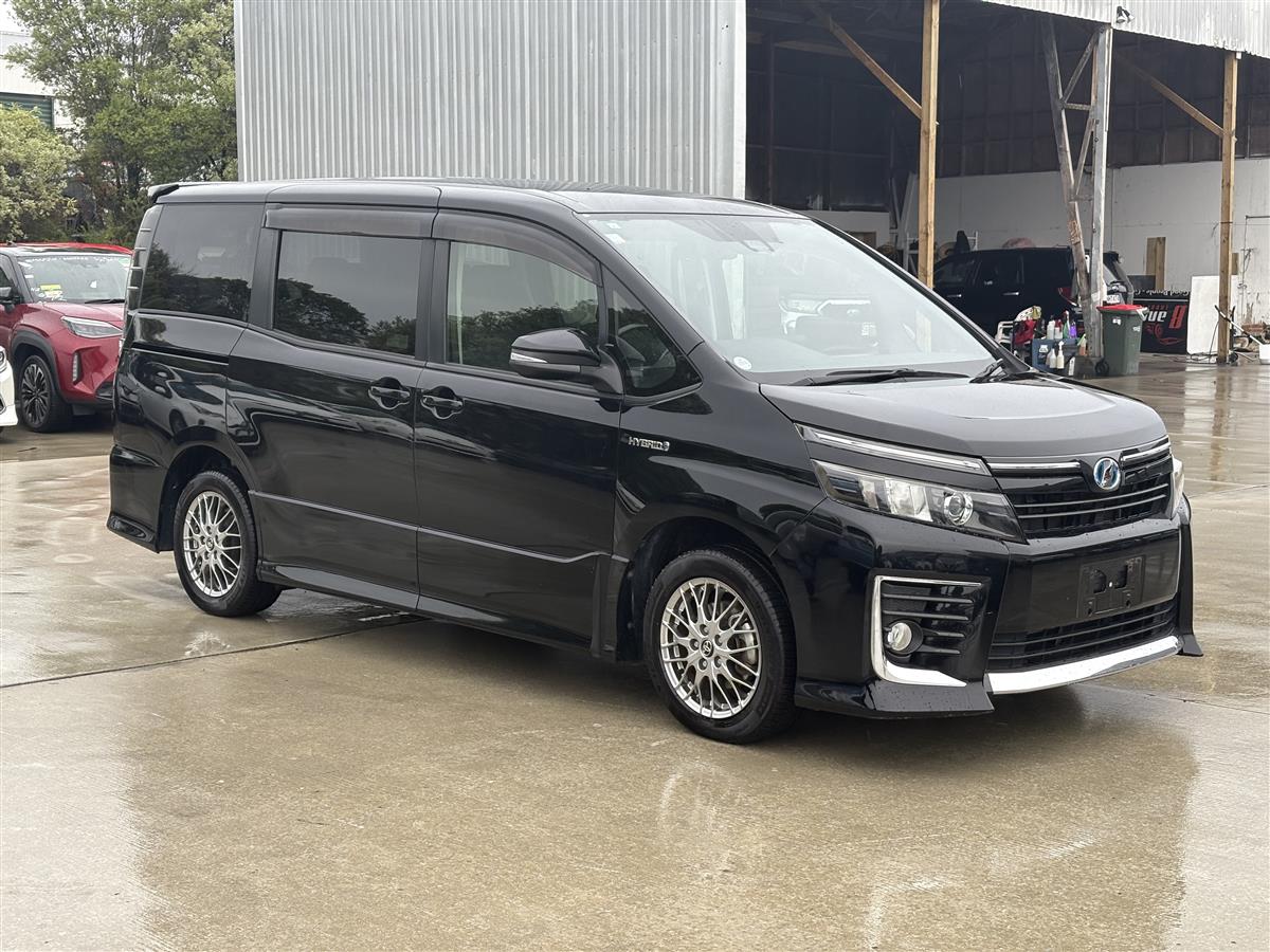 2017 Toyota Voxy ZS SPORT 1.8 HYBRID,7 SEATERS Van Automatic for sale ...