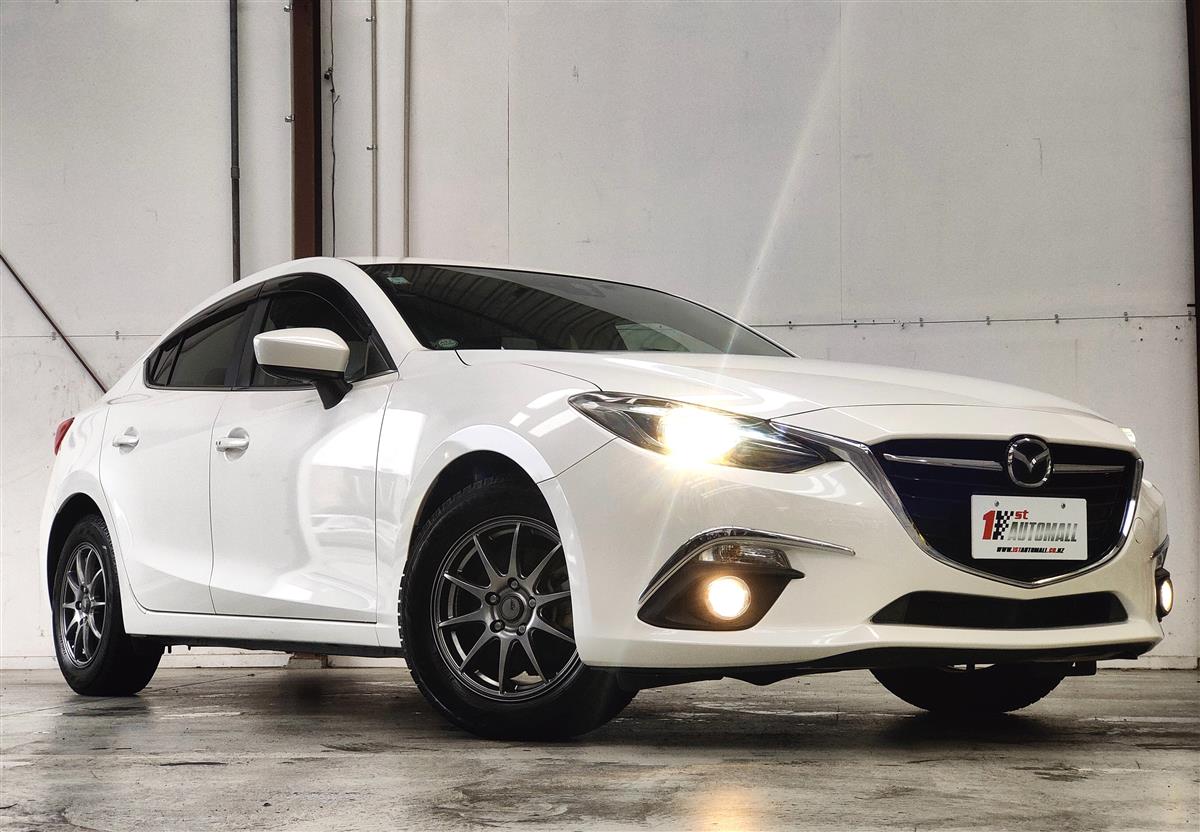 2015 Mazda Axela HYBRID -S/GRADE 4.5/VERY TIDY/HEAD UP DISPLAY Sedan ...