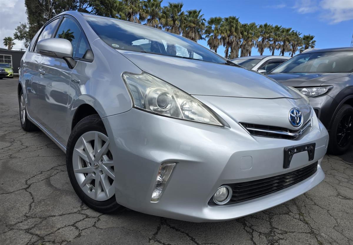 2014 Toyota Prius **Alpha**Hybrid**Push Start**Reversing Camera ...